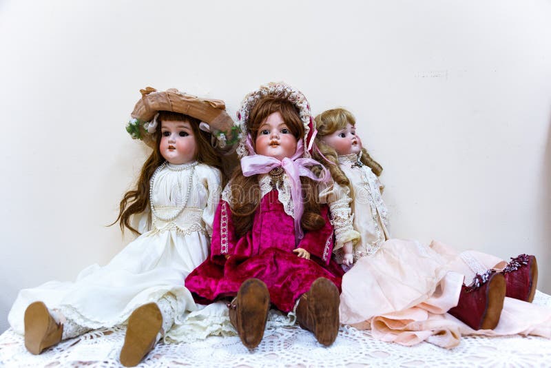 Old dolls editorial image. Image of nostalgia, bizarre - 85838860