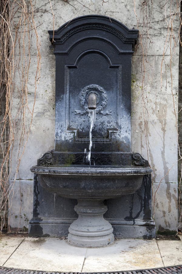 Old Drinking Fountain Stock Photos - Download 2,428 Royalty Free Photos