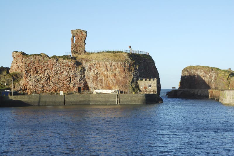 Old Dunbar Castle and Harbour Entrance Stock Photo - Image of railings ...
