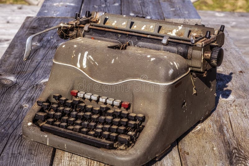 Old dusty typewriter stock image. Image of communication - 277528523