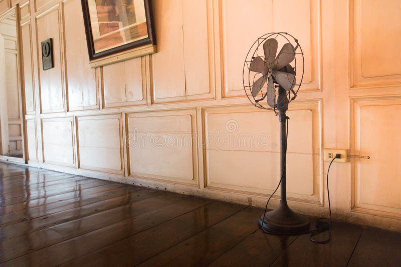 The old electric fan stock photo. Image of room, shop - 81519802