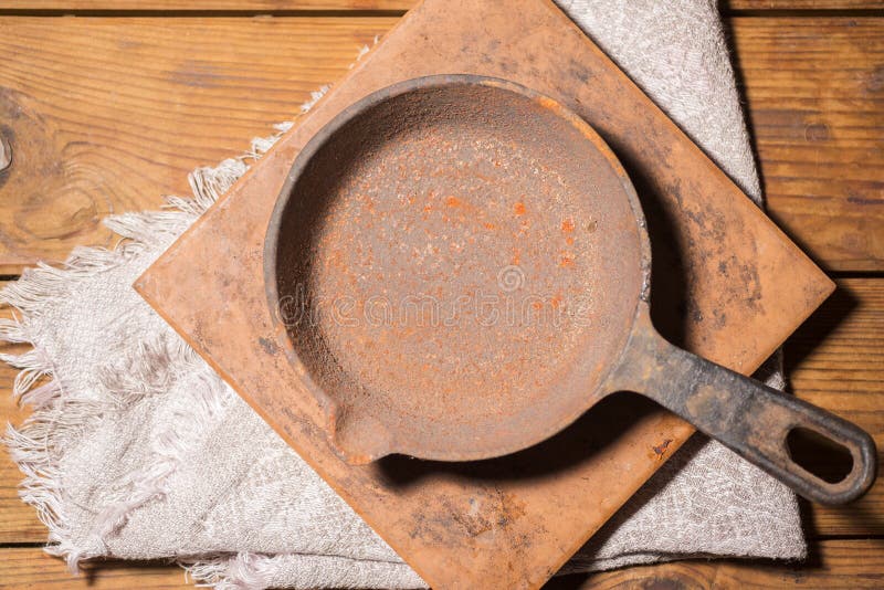 Old rusty skillet pan. stock image. Image of filled, country - 82692135
