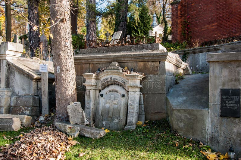An Old Entombment on a Cemetery Stock Image - Image of grot, tomb: 36190947