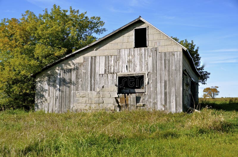 Old Farm Shed Falling Apart Stock Photo - Image of tools, building ...