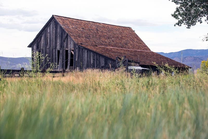 325 Old Falling Down Barn Stock Photos - Free & Royalty-Free Stock ...