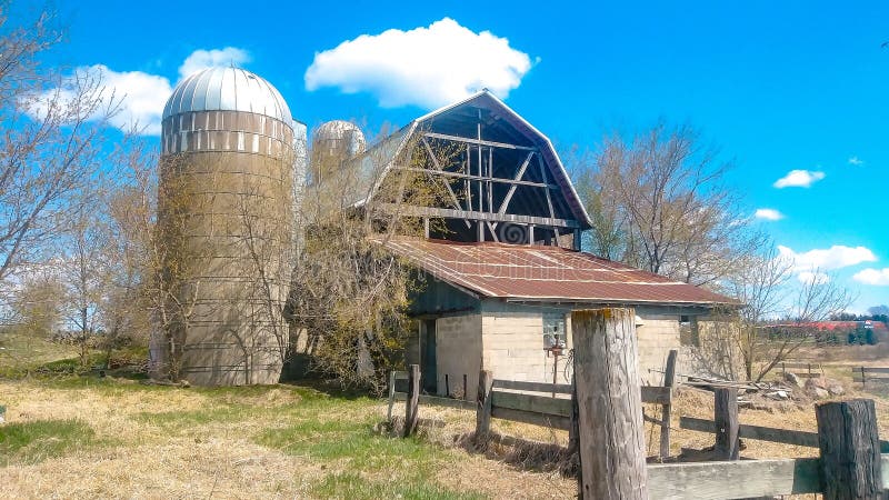 Old Barn Getting Ready To Fall Down 3 Stock Image - Image of barn ...