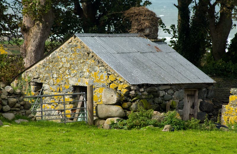 Old Farm Building stock photo. Image of countryside, field - 32239776