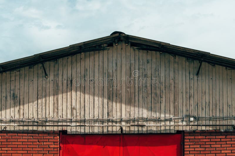 Old Farm Building Roof on a Sunny Day Stock Image - Image of structure, architecture: 324415415