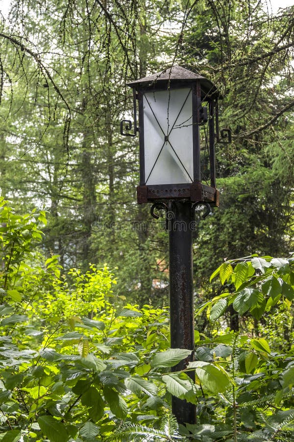 Old-fashioned lamp post stock image. Image of design - 75564113