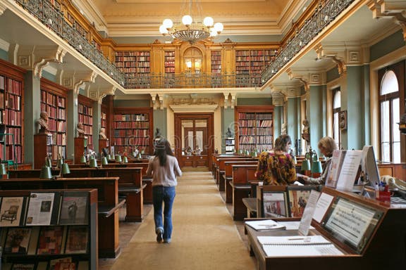 Old fashioned library editorial photography. Image of victorian - 25191502