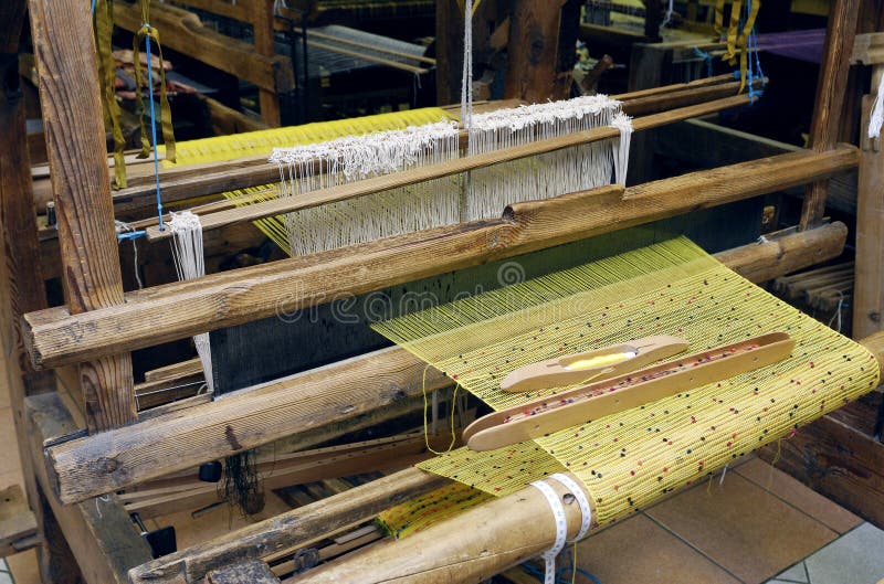 130 Old Fashioned Weaving Loom Stock Photos - Free & Royalty-Free Stock ...