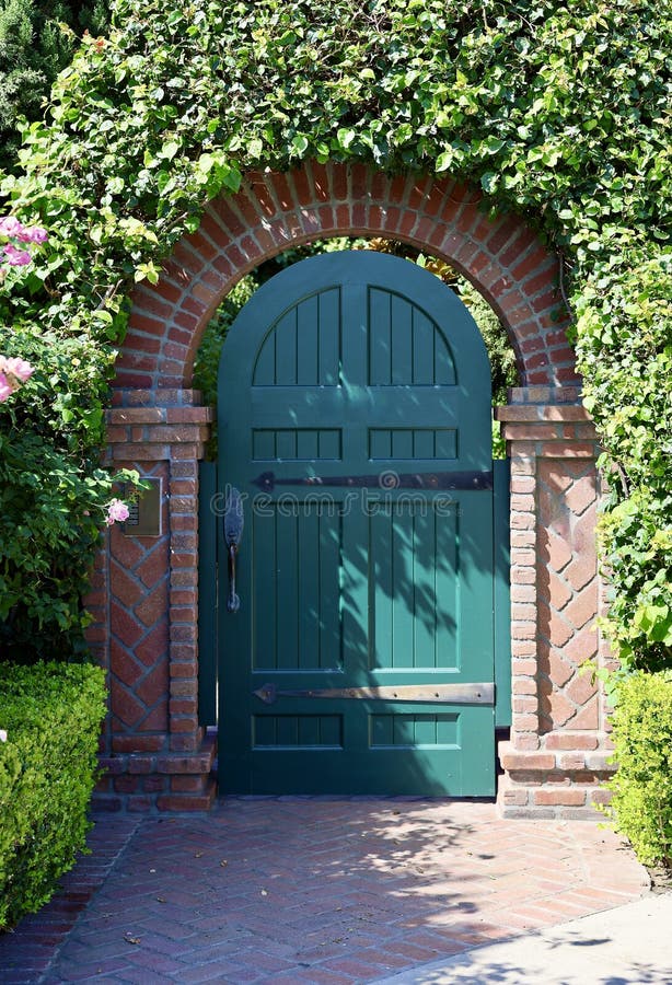 Old Fashioned Wood Gated Courtyard Stock Image - Image of luxury, vine ...