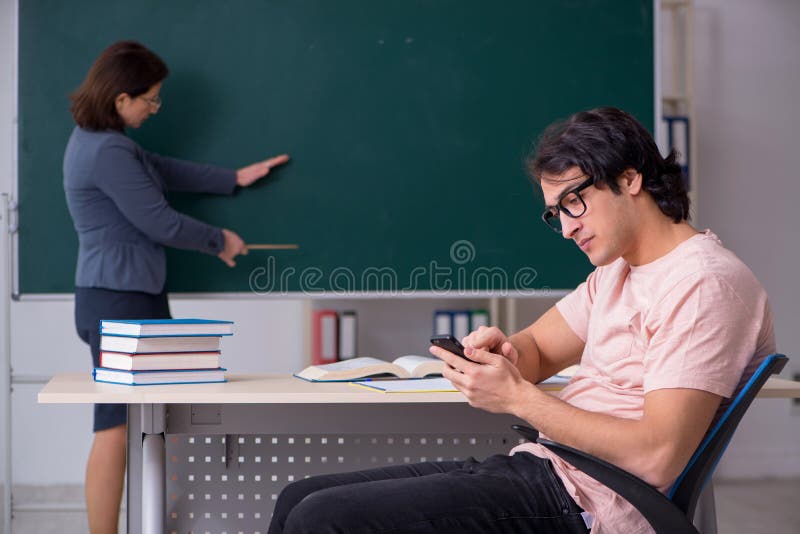 College Students Texting In Class