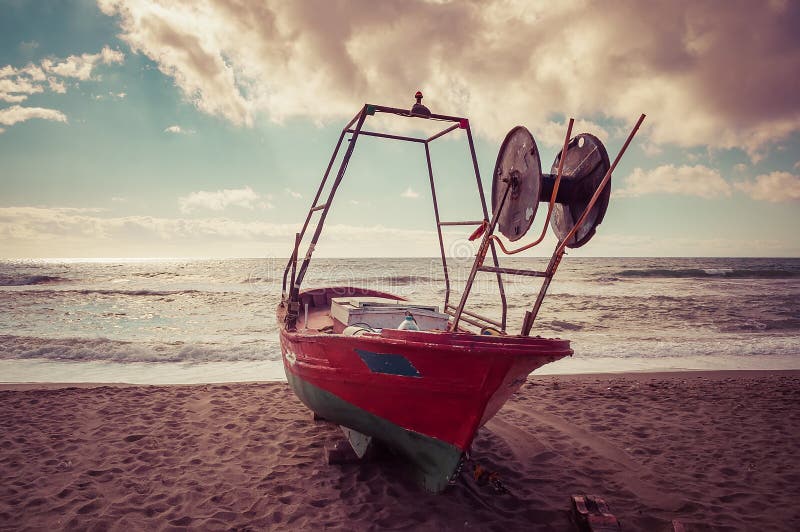 Old Fishing Boat on the Beach Stock Image - Image of tropical, harbor ...