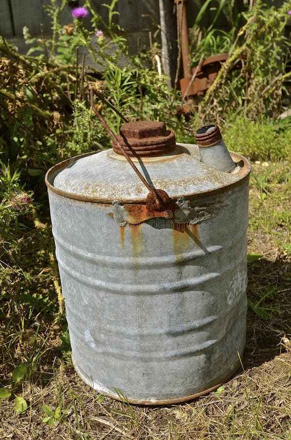 Old five gallon oil can stock image. Image of petroleum - 82965845