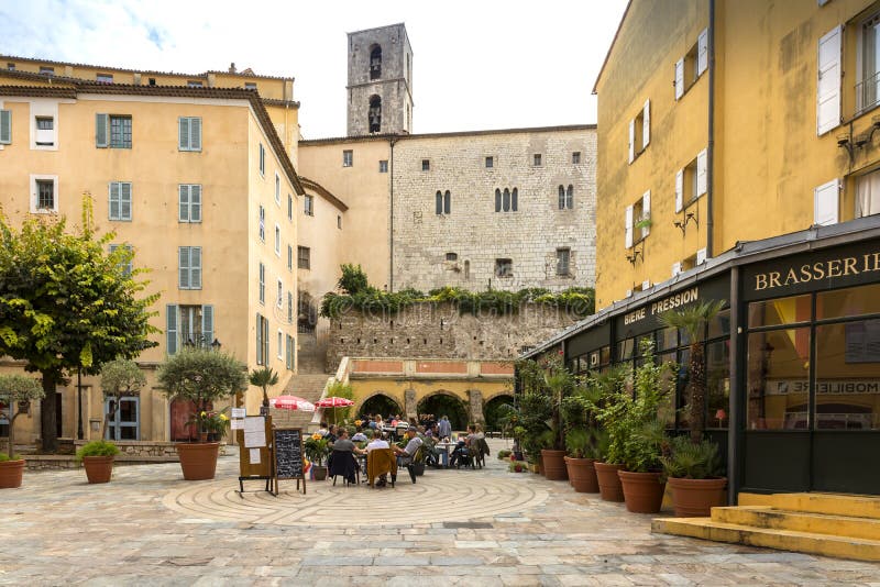 Old French Square editorial photography. Image of travel - 103992072