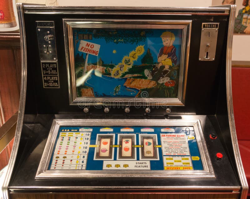 Old Gaming Machine editorial stock photo. Image of cherry - 120025903