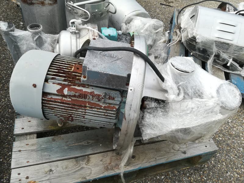 617 Old Generators Photos - Free & Royalty-Free Stock Photos from ...