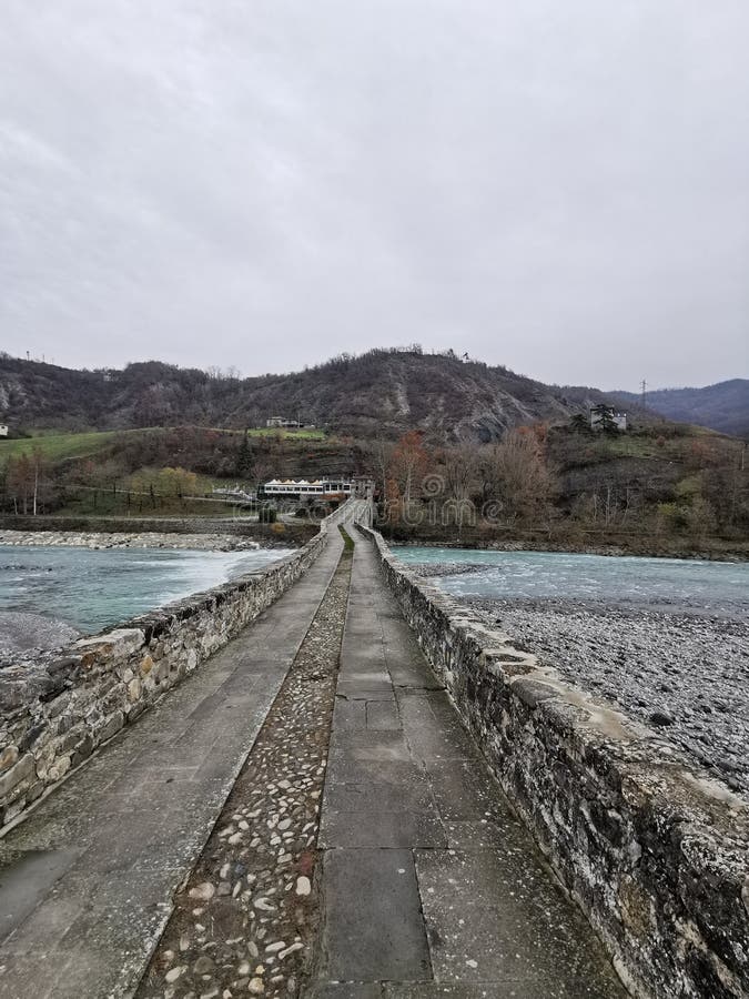 Old gobbo Bridge stock photo. Image of gobbo, river - 165929702