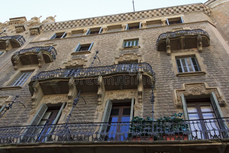 Old Gothic building editorial photography. Image of church - 195424957