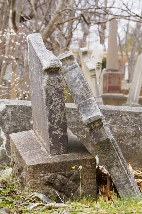 Old gravestone stock image. Image of gravestone, autumn - 119723321