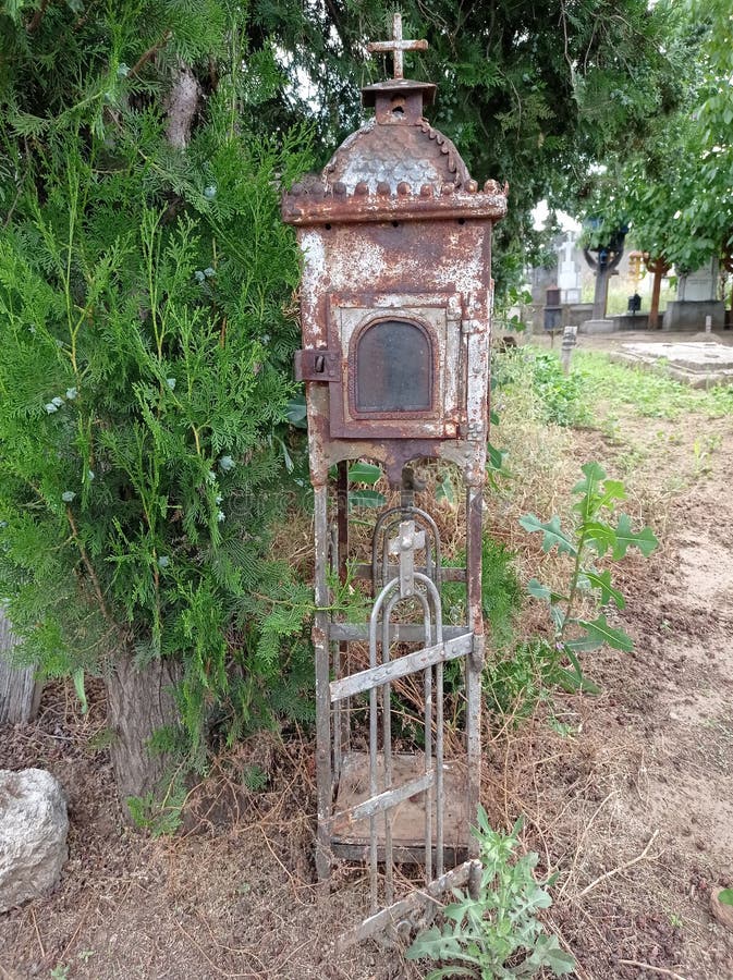 Rusty Graveyard Lamp in a Cemetery Stock Image - Image of grim ...