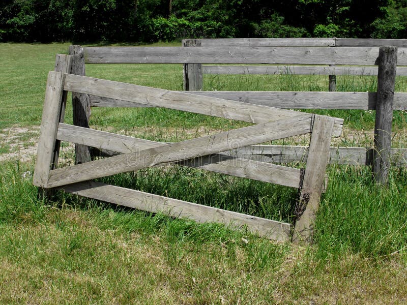 Old Gray Wood Gate In Pasture Stock Photo - Image of gates, country ...