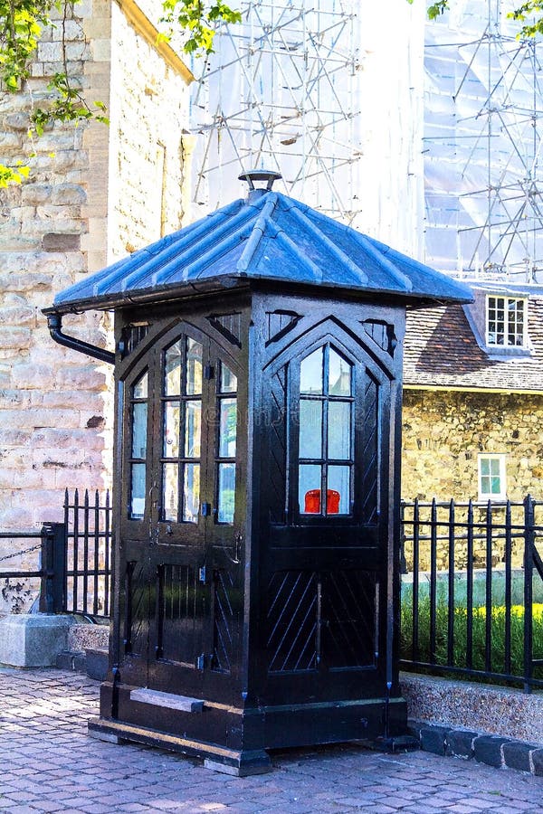 Old Guard Booth at the Tower of London Editorial Stock Image - Image of ...