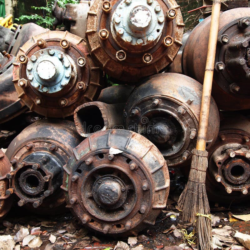 Old Heavy Truck Trailer Axle Stock Photo - Image of wheel, disc: 50236946