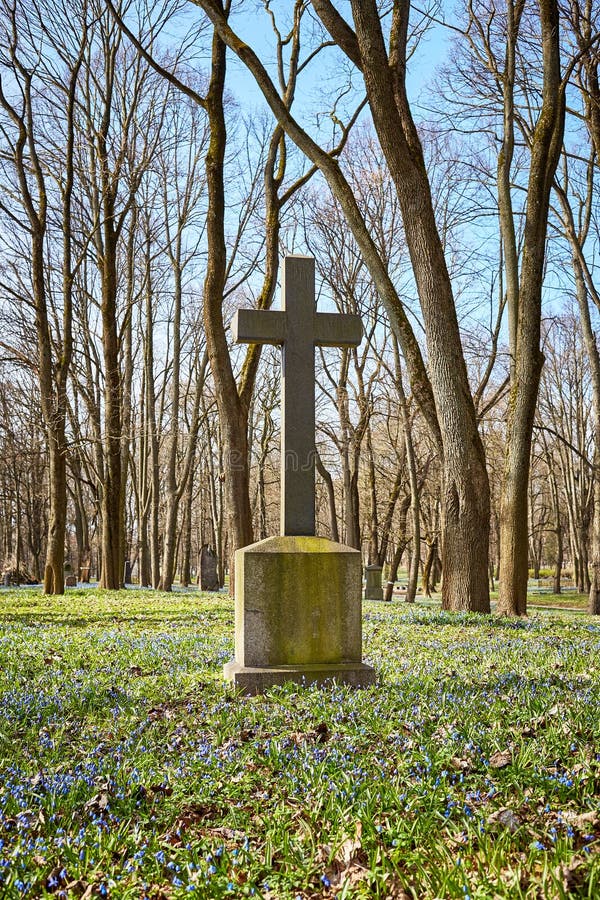 Old Historic Cemetery Cross Stock Image - Image of memory, background ...