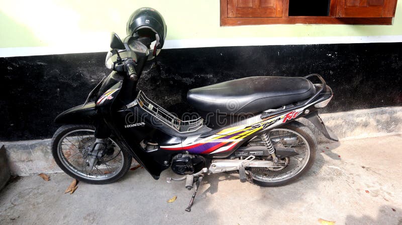 An Old Honda Supra Motorcycle. Editorial Stock Photo - Image of ...