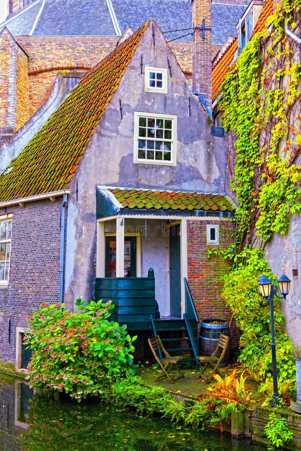 Old House on the Bank of the Channel in Delft Stock Photo - Image of ...