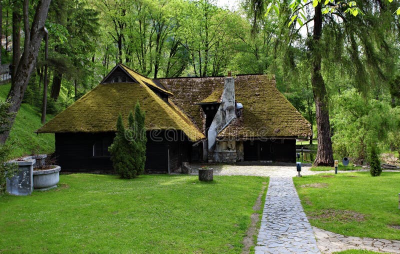 Old house in Bran stock image. Image of drakula, bran - 107576035