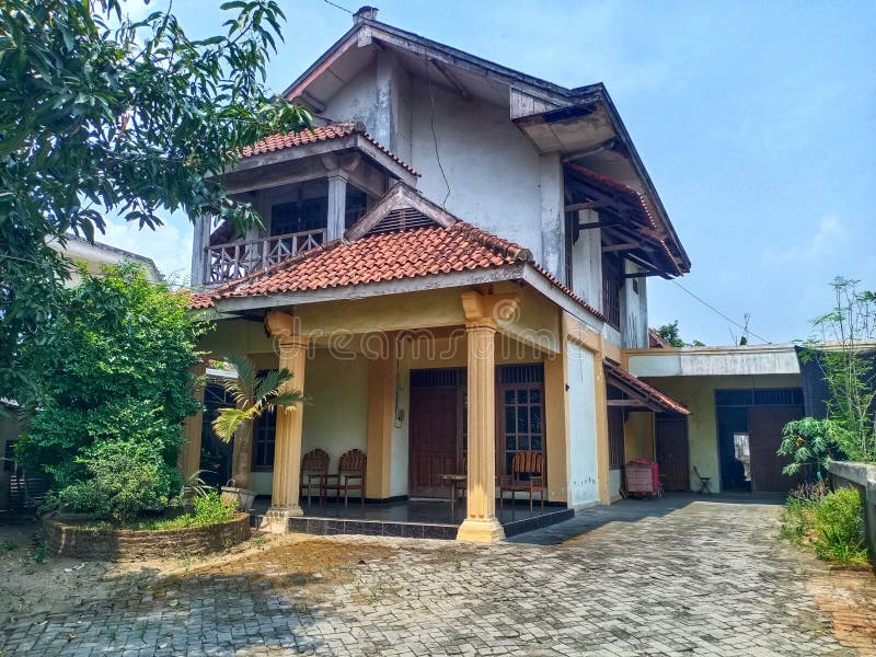 An Old House Built in 1992 with a Core Structure and Teak Wood Frames ...