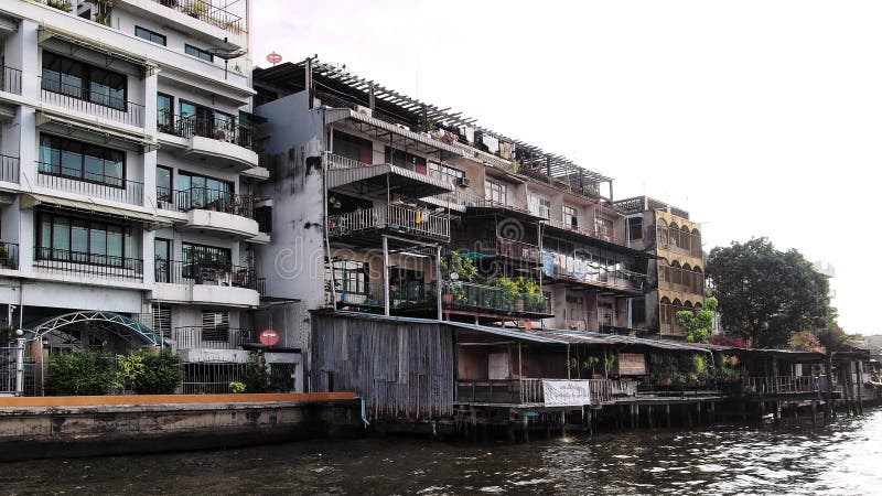 Old house in river view editorial stock image. Image of green - 85615139