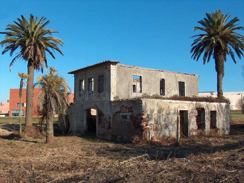 Old House in Ruins stock photo. Image of aveiro, house - 3064178