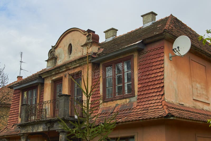 Old House,old Two-storey House in the City with Tiles Stock Photo ...
