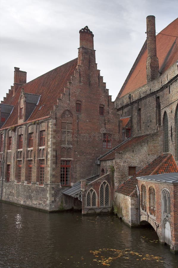 Medieval House on a Channel in Brugge Stock Image - Image of urban ...