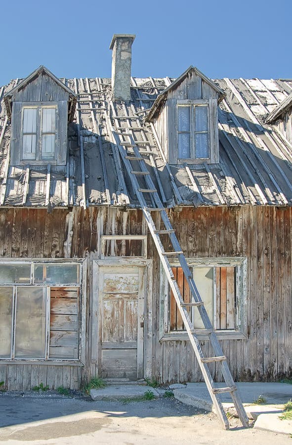 Old hut stock photo. Image of view, floor, country, outdoors - 16464112