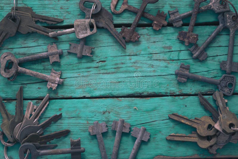 Old Keys on a Green Background Stock Image - Image of greetings, cabin ...