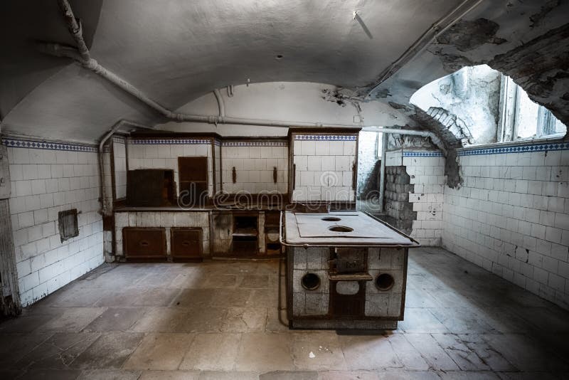 Old kitchen stock image. Image of cooker, kitchen, desolate - 39633483