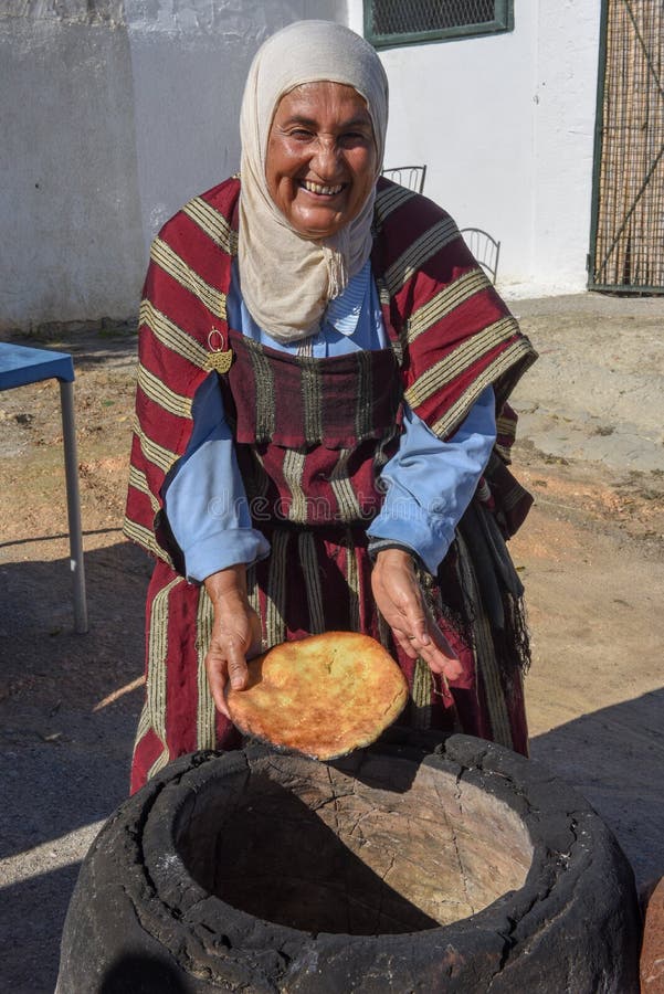 Arabic Woman Baking Bread in the Bedouin Village Editorial Stock Photo ...