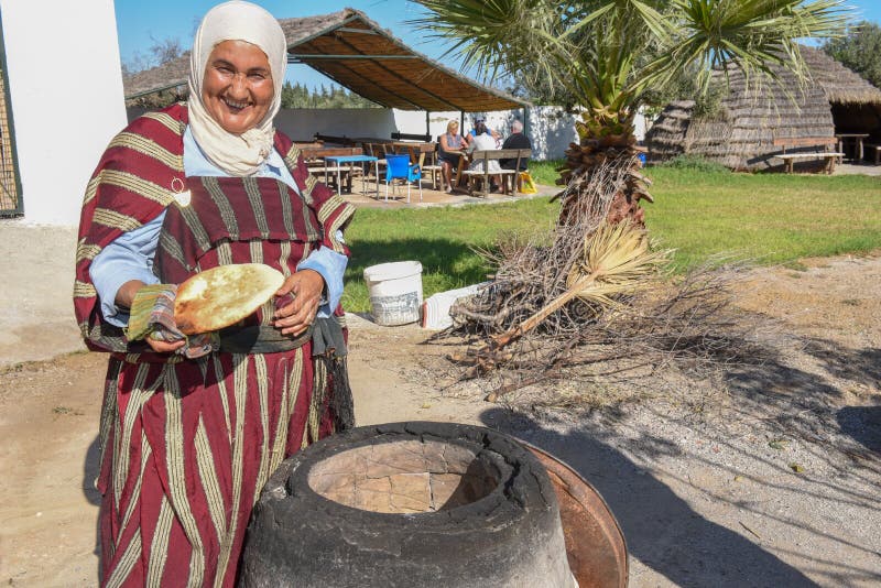 Arabic Woman Baking Bread in the Bedouin Village Editorial Stock Photo ...