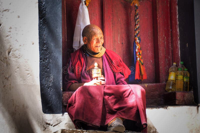 Old lama editorial photo. Image of lama, ladahk, tibantan - 84804231