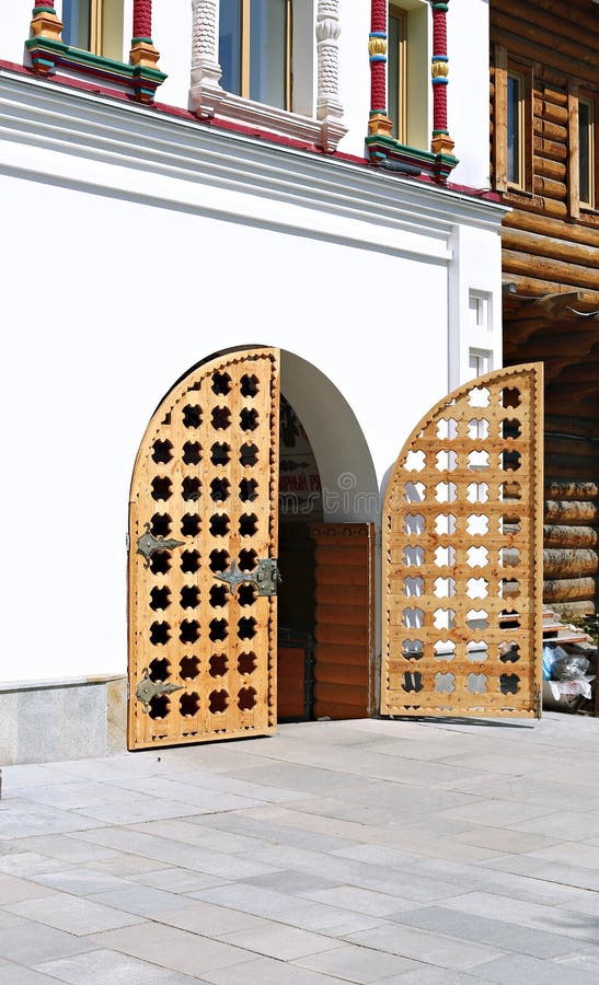 Old Large Wooden Carved Gate Stock Photo - Image of gate, russian: 71528366