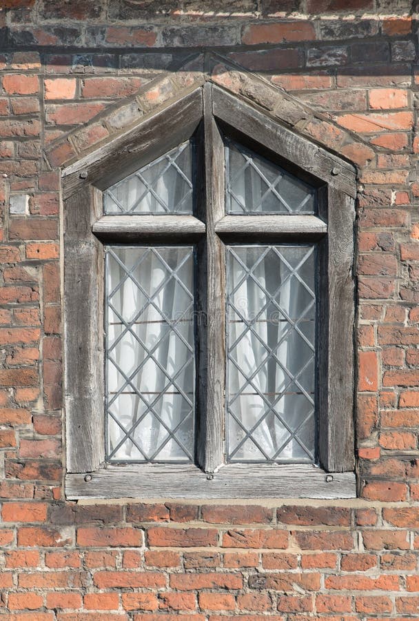 Leaded Bay Windows on an English Tudor House Stock Image - Image of ...