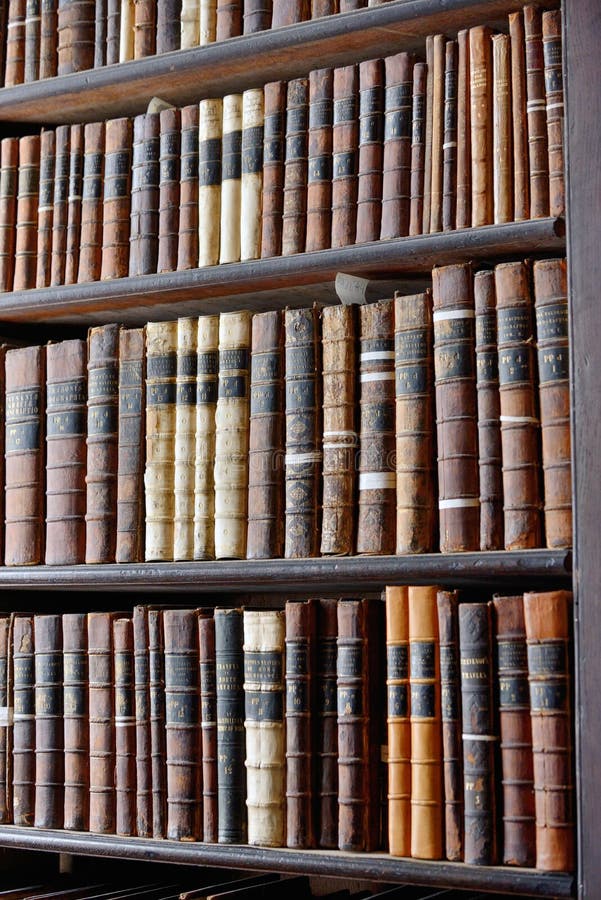 The Old Library, Trinity College, Dublin,the Book of Kells 17. 0 ...