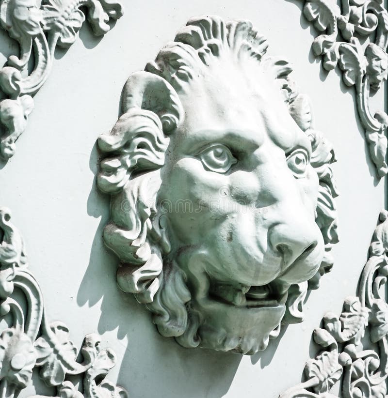 Old lion statue stock image. Image of camera, portrait - 29135697