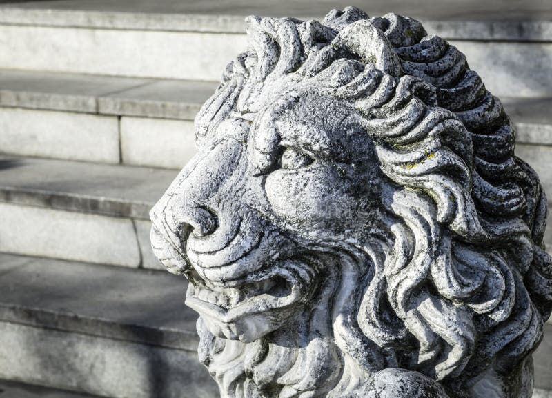 Old lion statue stock photo. Image of oldfashioned, animal - 29270906