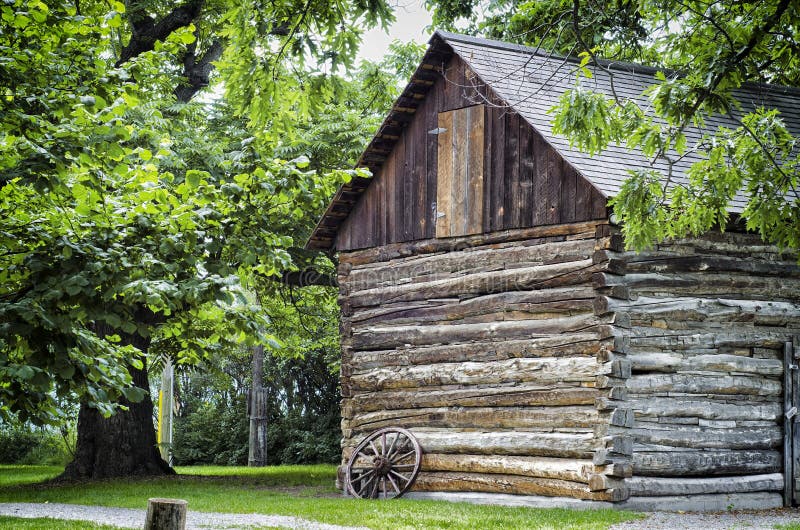 Old log barn stock photo. Image of brilliant, roof, cabin - 32033694